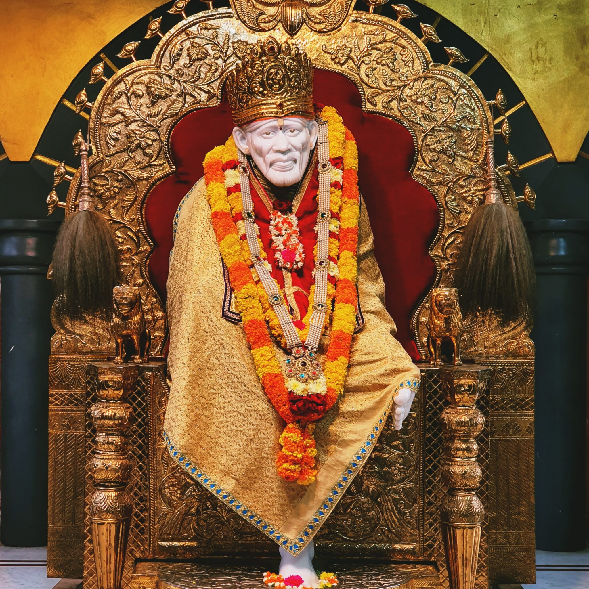Sai Baba Aarti Lyrics | साई बाबा आरती हिंदी Lyrics | Sai Baba Aarti ...